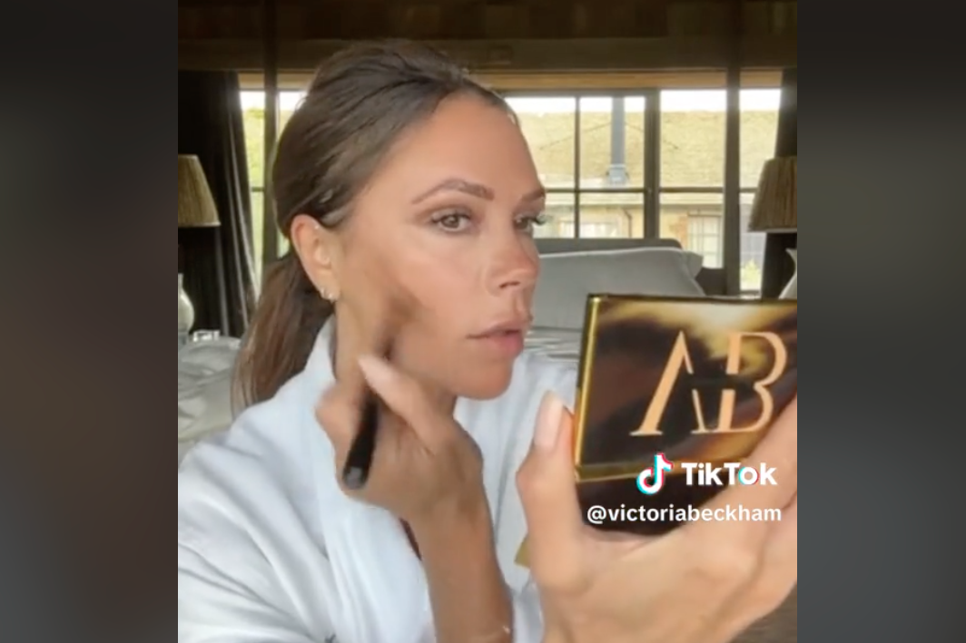 Victoria Beckham's make-up tutorial praised as 'best ever contouring ...