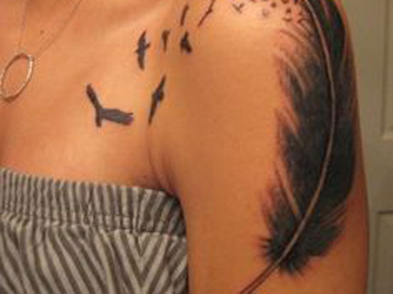 30 Best Feather Tattoos For 2021 - Netmums