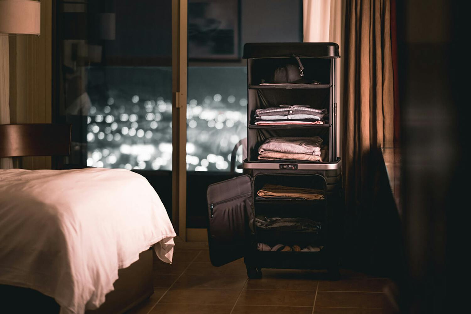 Pull Up Suitcase - Your mobile closet