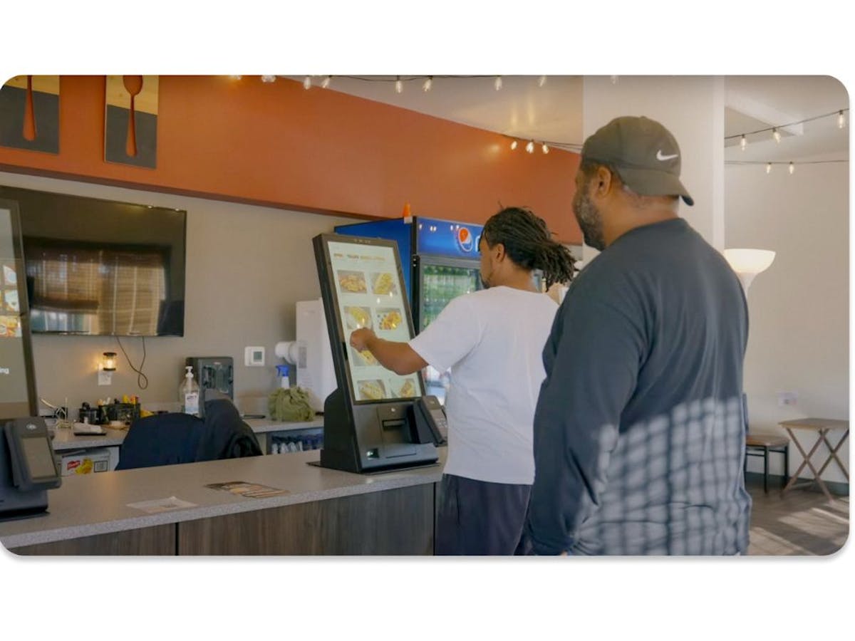 How to use a restaurant kiosk machine: A complete guide