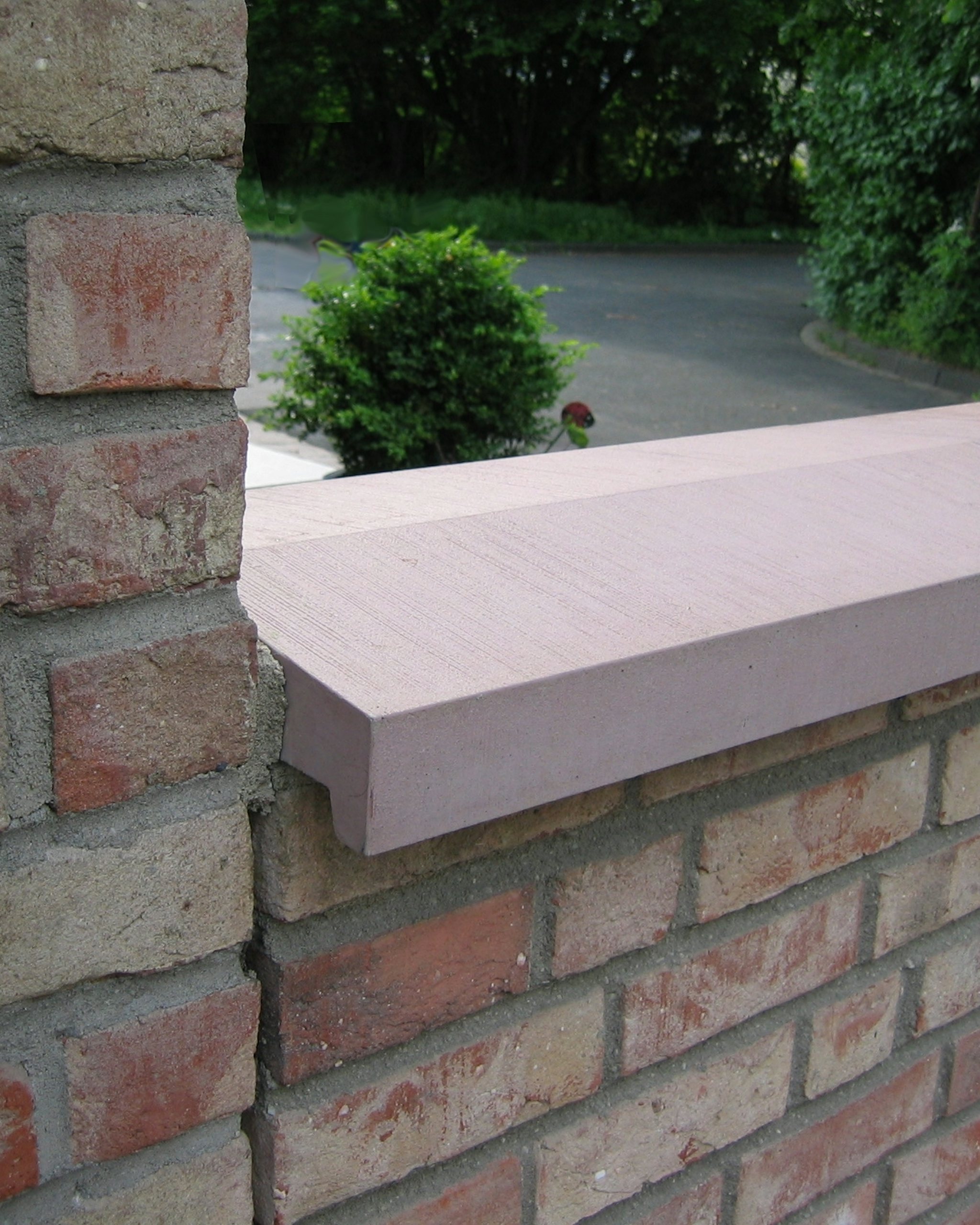 Mauerabdeckung aus Beton bestellen | Niessen GmbH