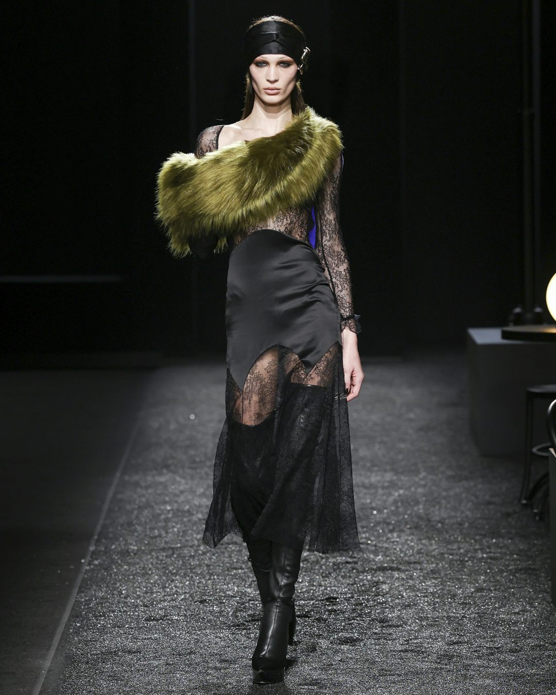FW25 Show - Autumn/Winter 2025 Collection - Nina Ricci