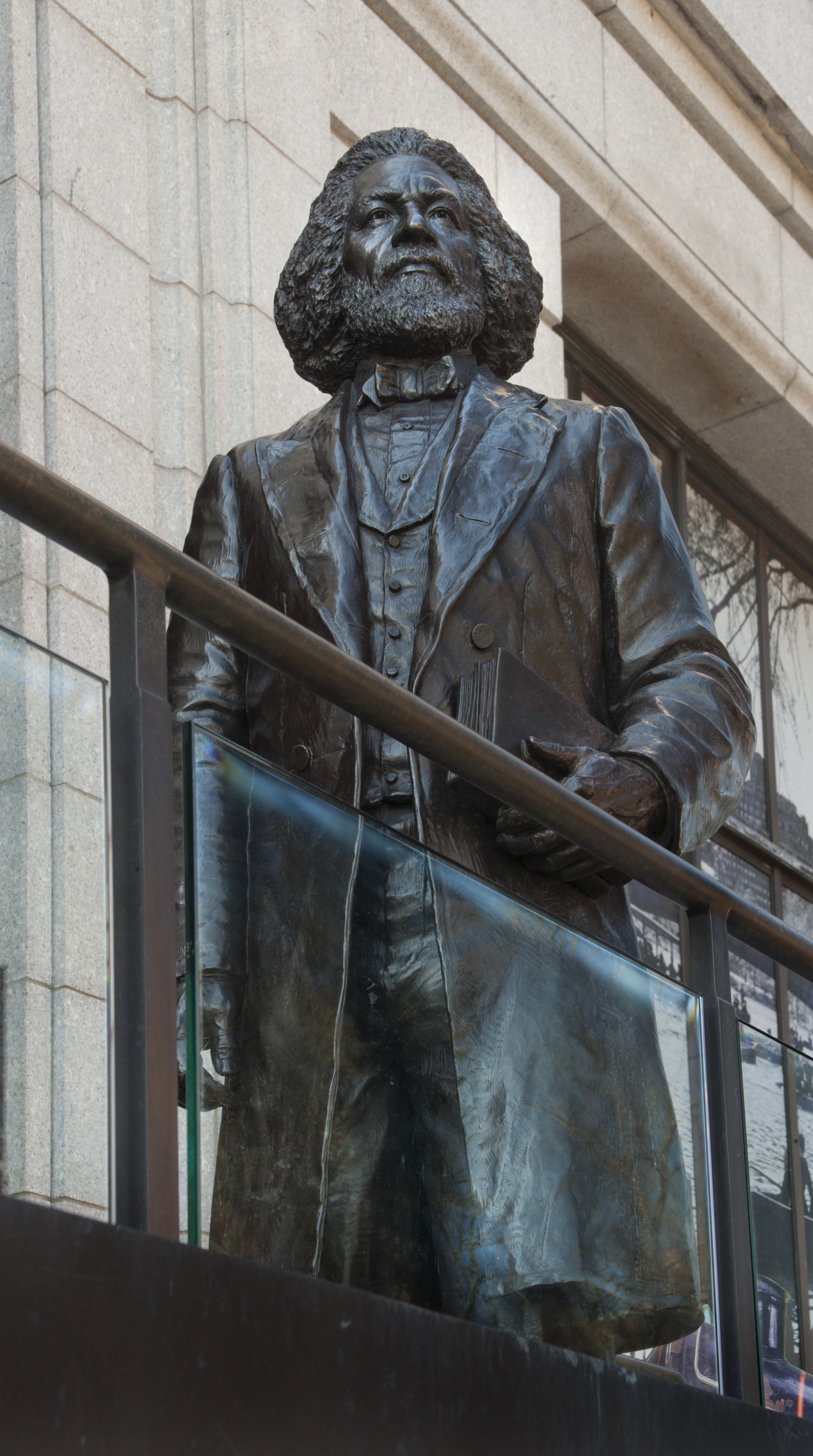 Statues of Abraham Lincoln and Frederick Douglass | New-York Historical Society