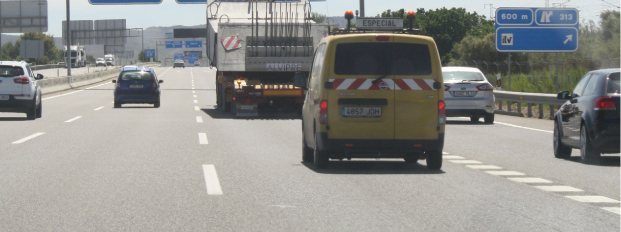 Señal V-21: acompañamiento de transporte especial