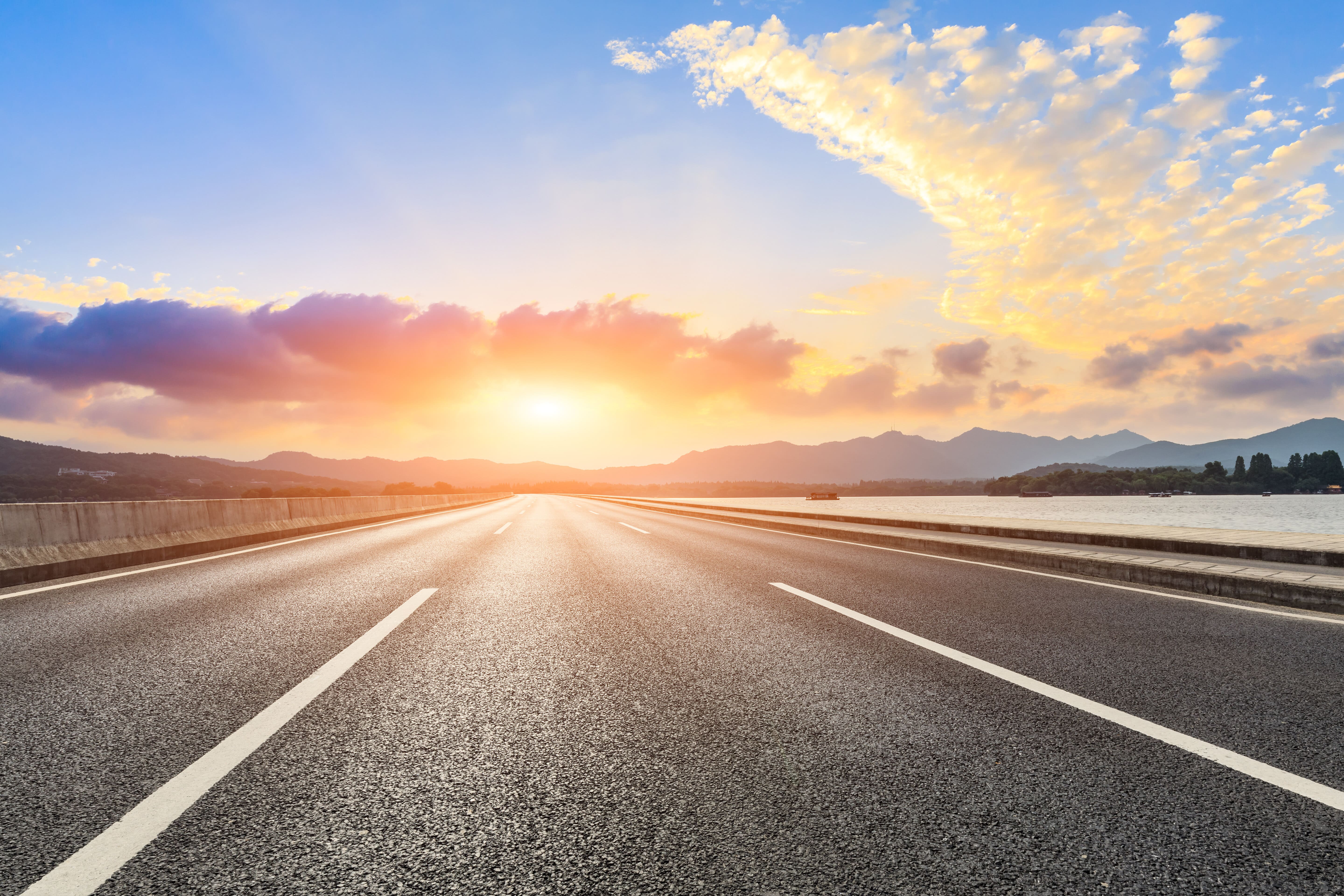 Todo sobre las marcas viales blancas - Onroad