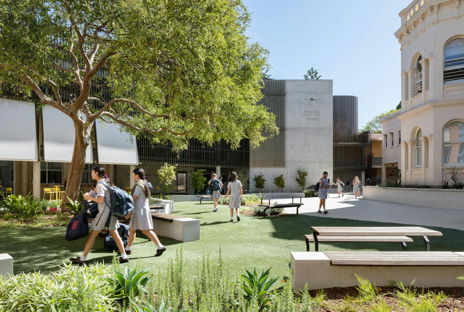 Ascham Girls School, Margaret Bailey Courtyard | OCULUS