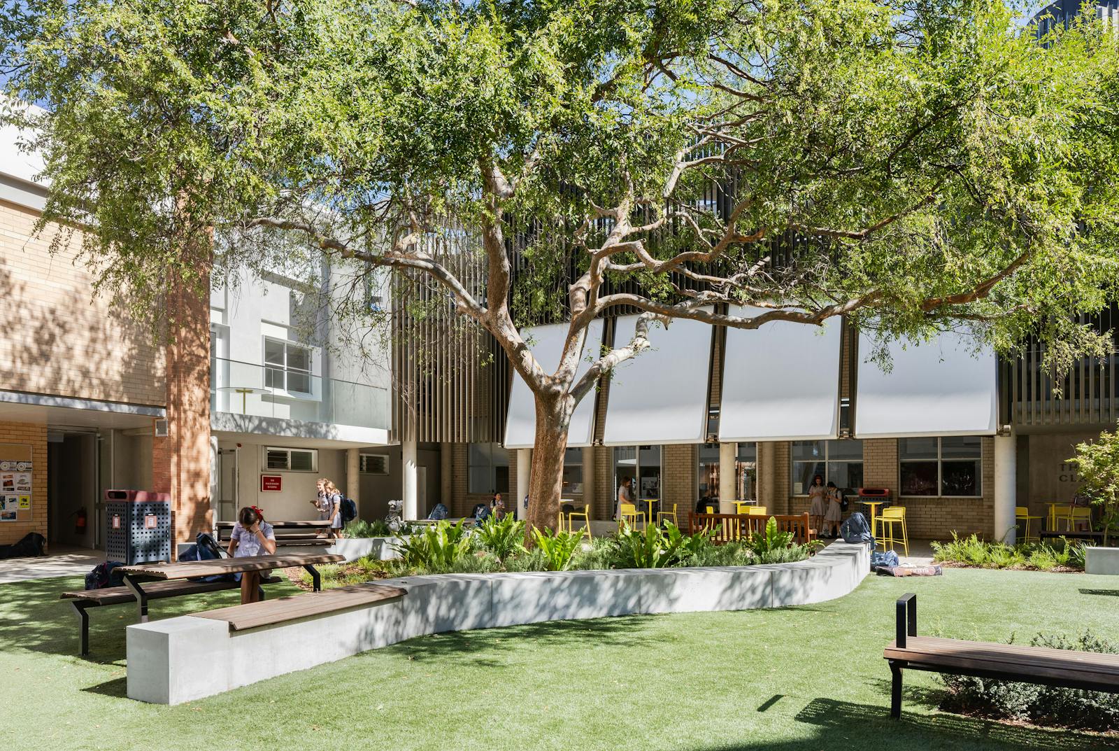 Ascham Girls School, Margaret Bailey Courtyard | OCULUS