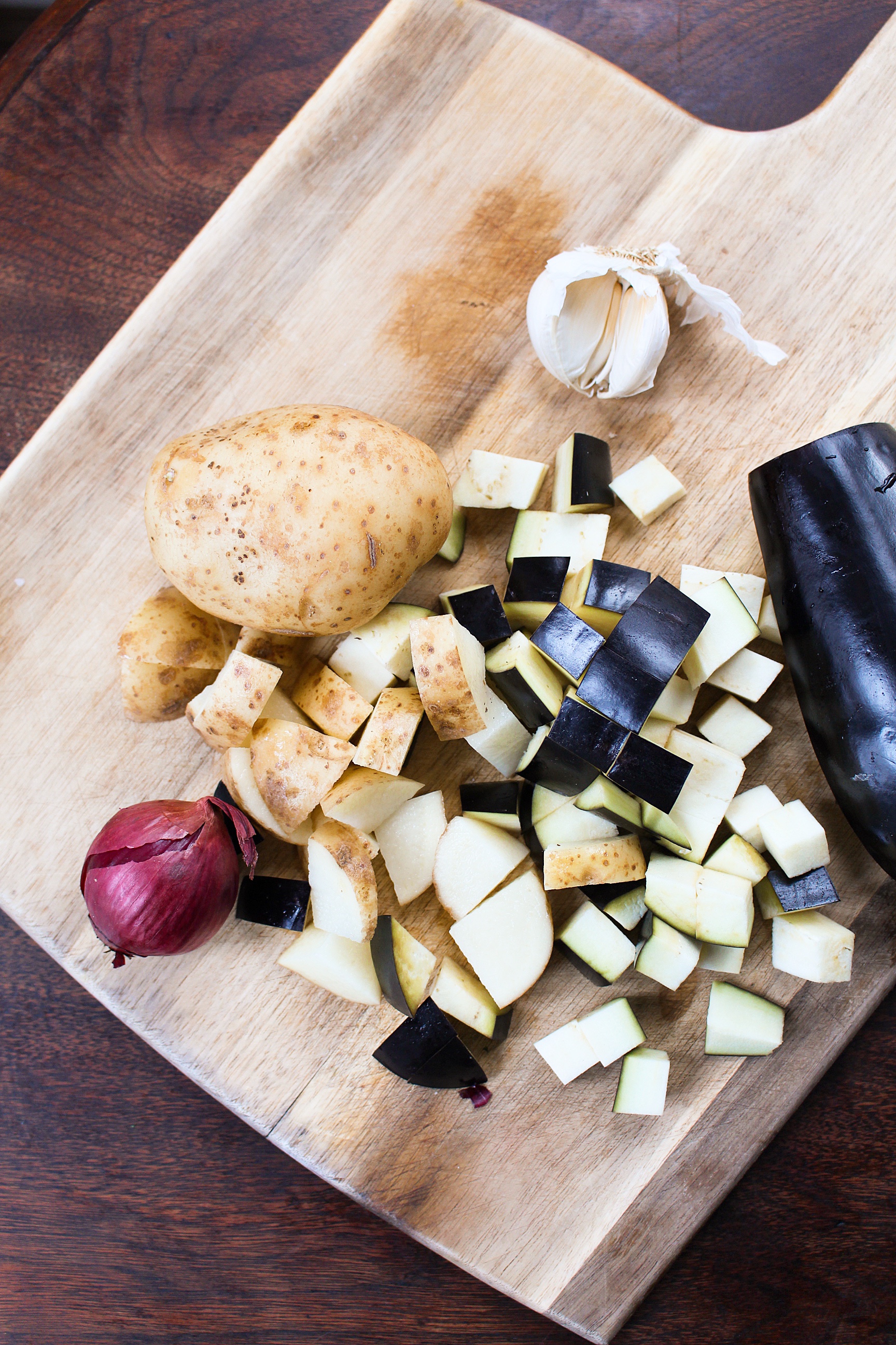 30 minute Aubergine & Potato Curry | Oddbox