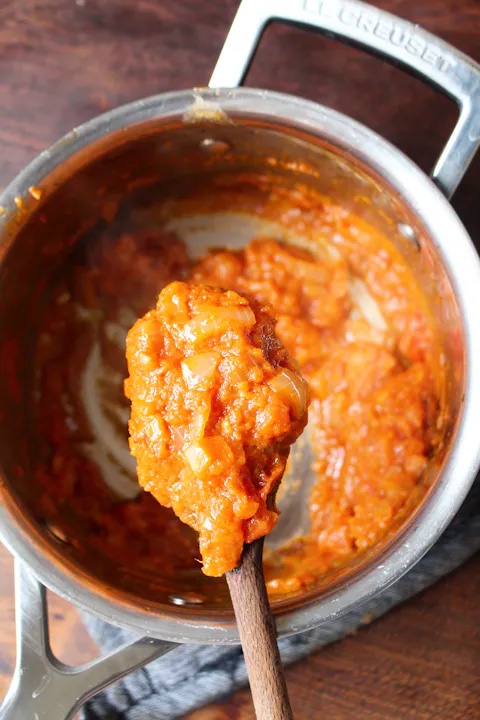 Tomato Akuri with Masala Beans