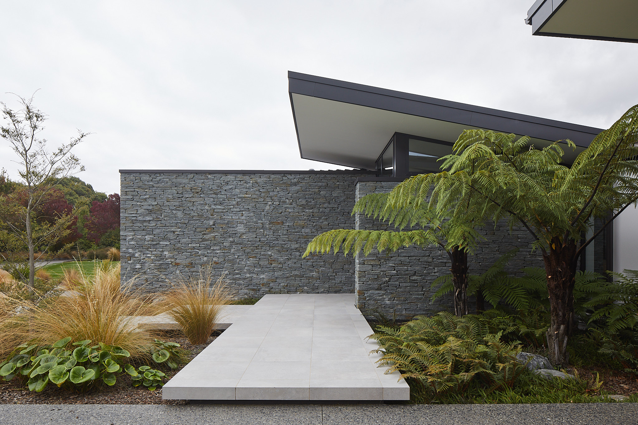 TILTED HOUSE | O'Neil Architecture is a top New Zealand architectural ...