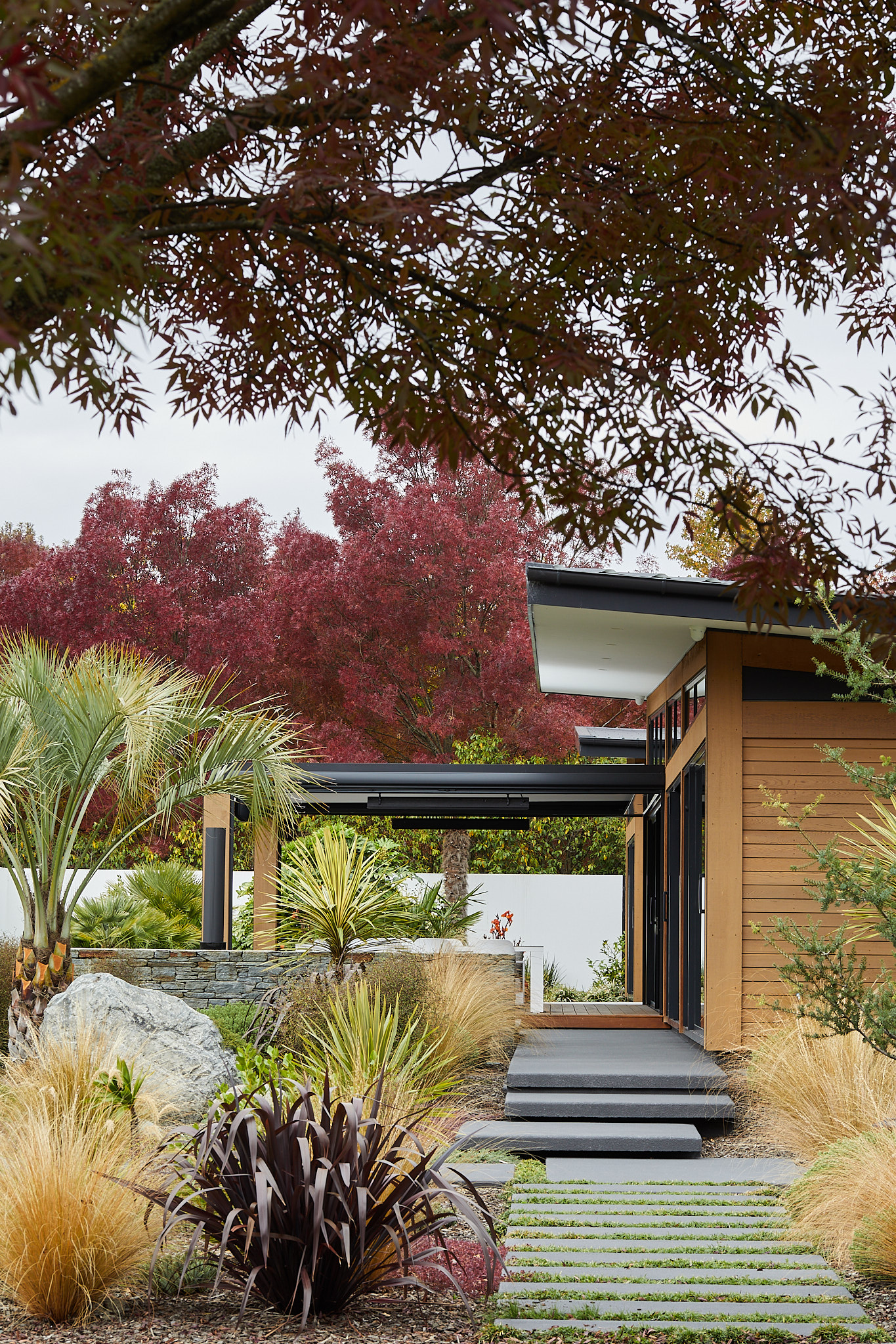 TILTED HOUSE | O'Neil Architecture is a top New Zealand architectural ...