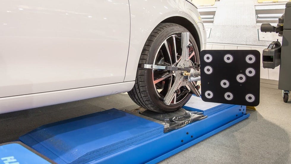 Le parallélisme des roues des automobiles - Ornikar