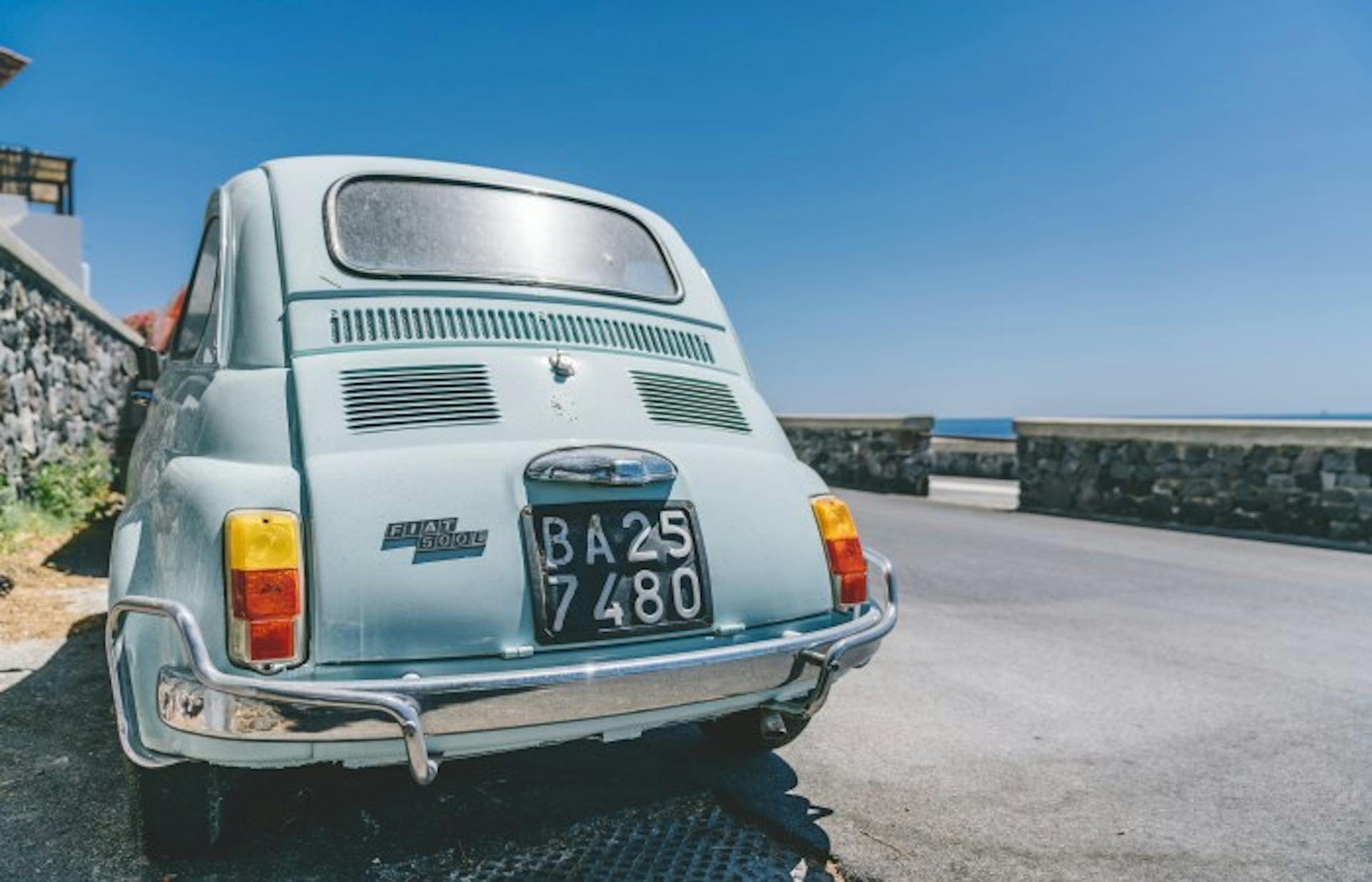 Pulling Over Safely | Resources | PassMeFast