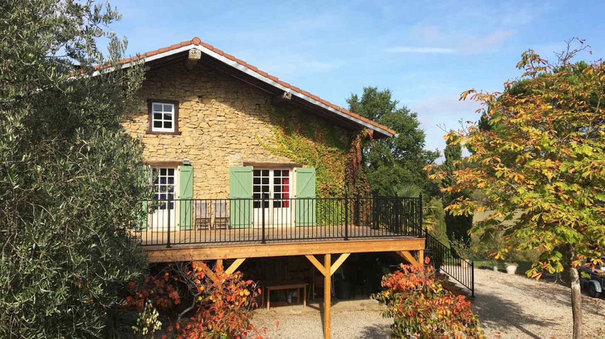 Terrasse sur pilotis : les étapes pour en construire une