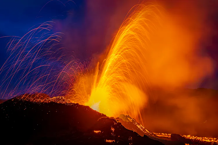 Reykjanes Volcano Sundhnúkagígar Erupts December 2023 | Perlan