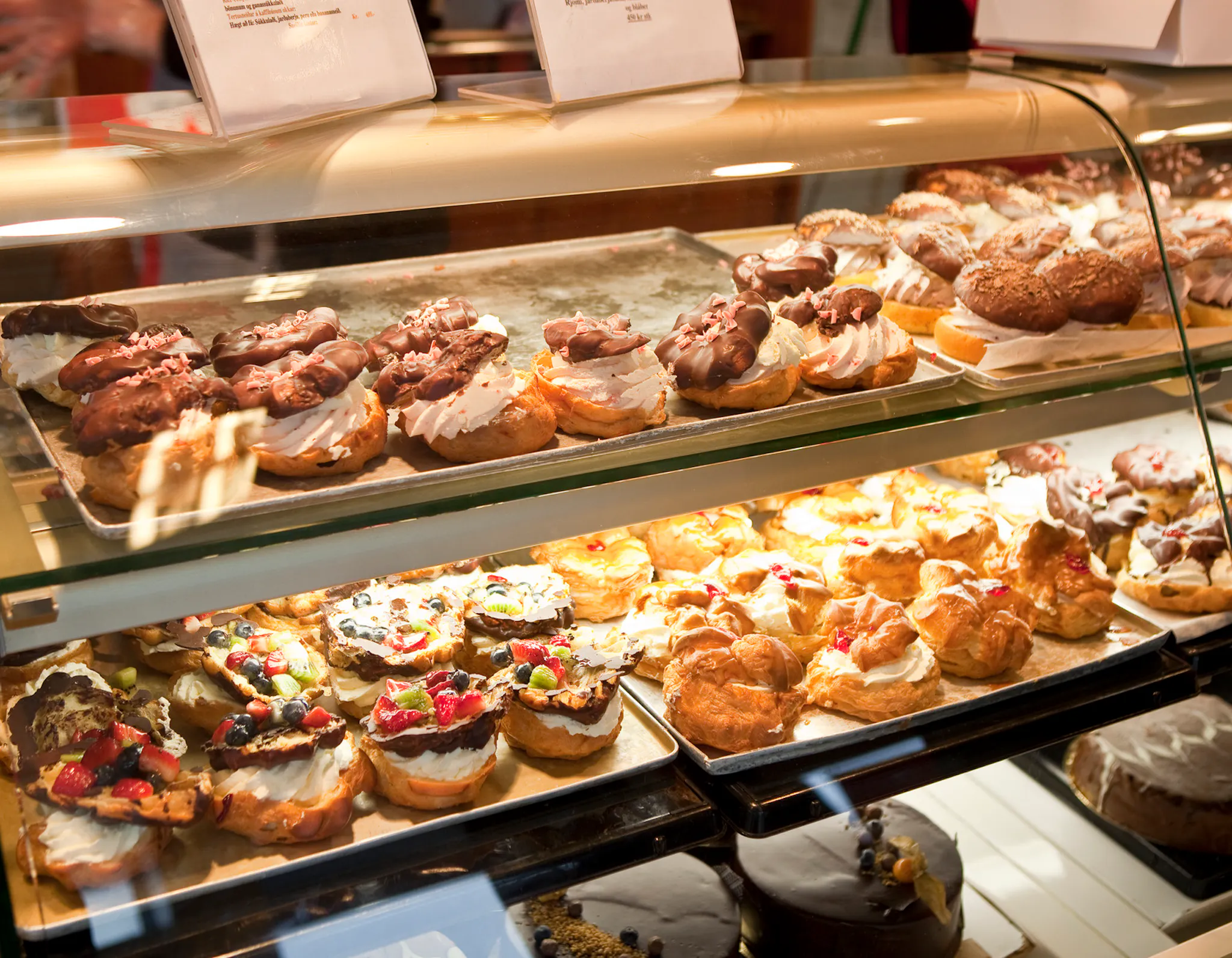 Our Favourite Bakeries in Reykjavik Iceland | Perlan