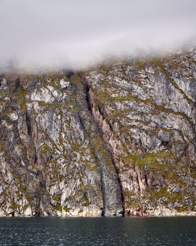 What is a Dike in Geology? | Volcano Glossary | Perlan