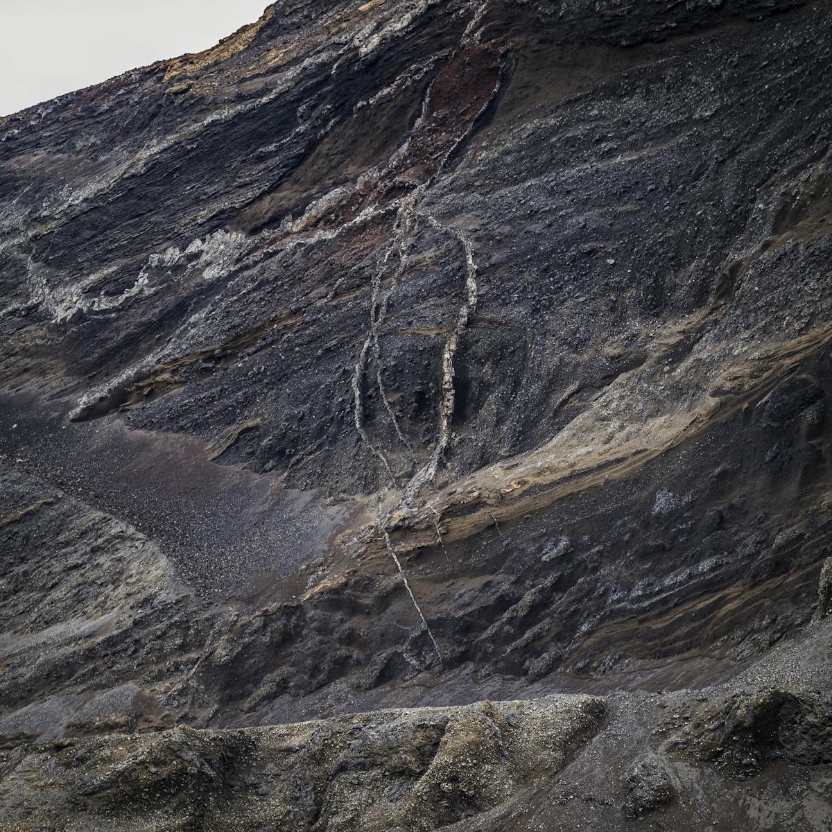 What is a Dike in Geology? | Volcano Glossary | Perlan