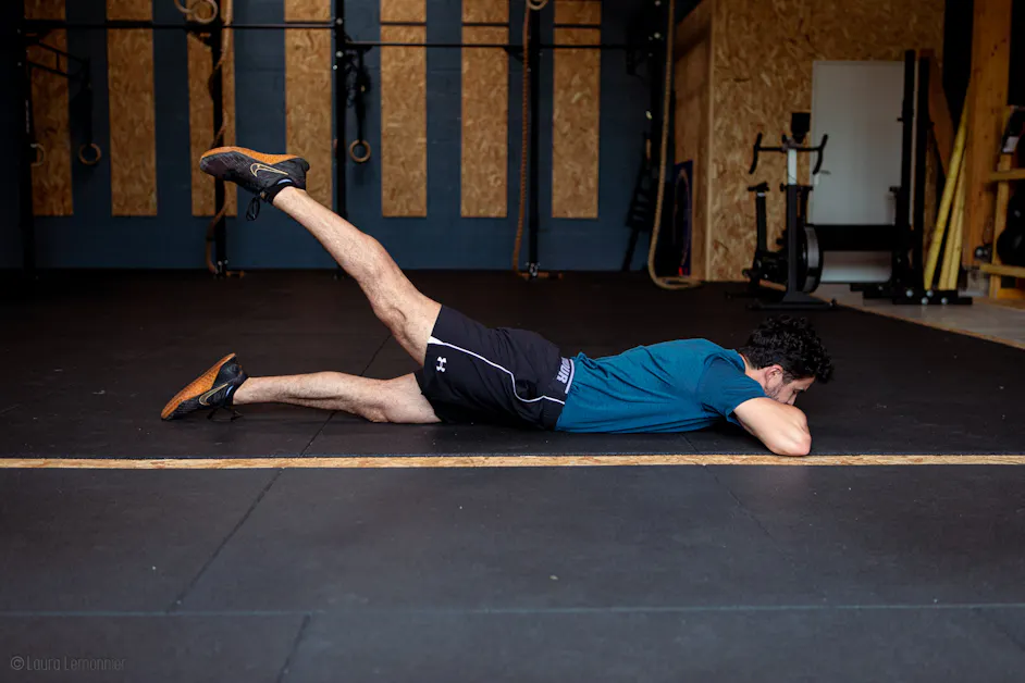 Coach'A - Gainage superman jambe droite