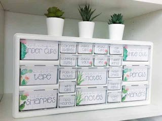 Try a teacher toolbox template like this one!