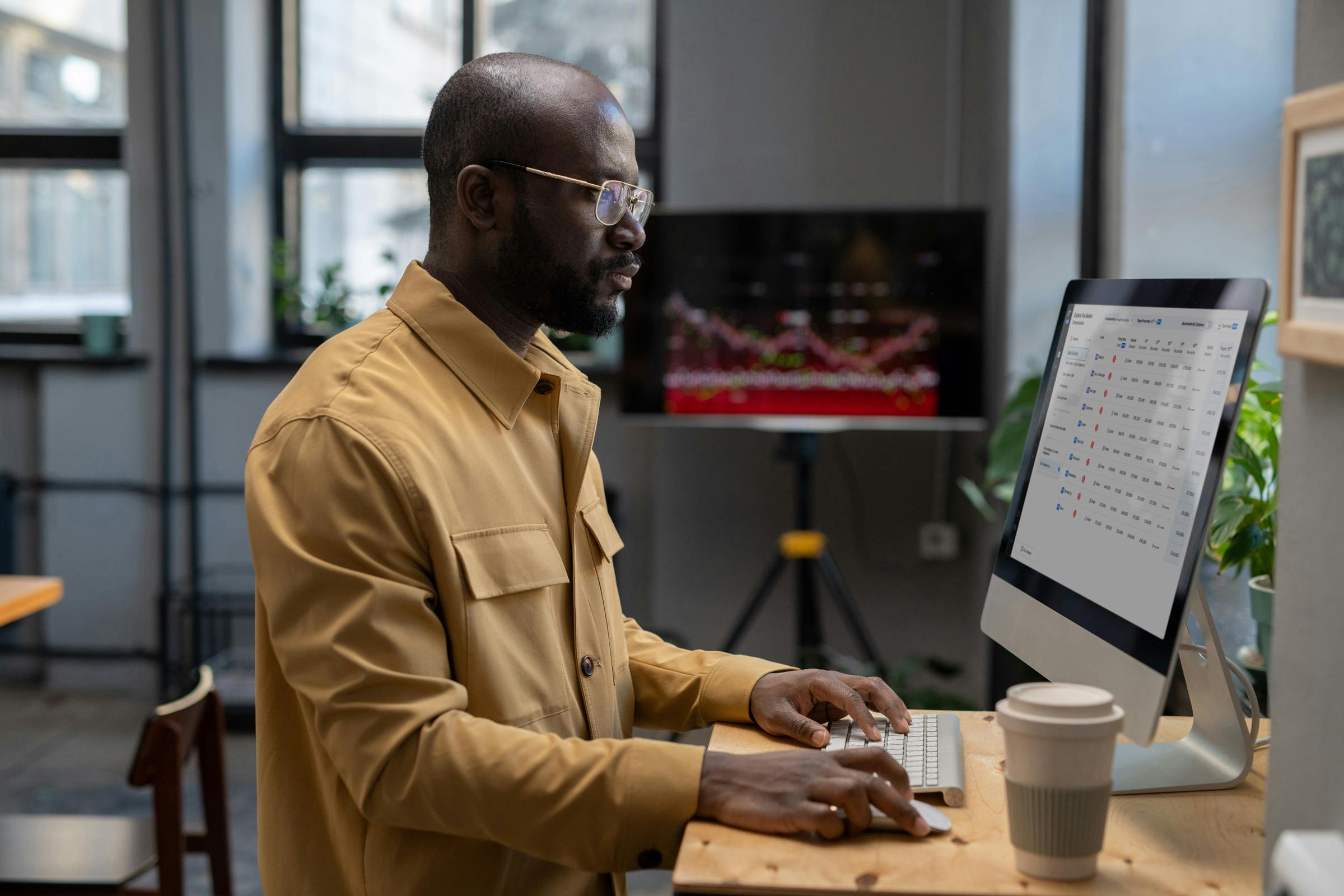 The compensation metrics every HR team should be tracking