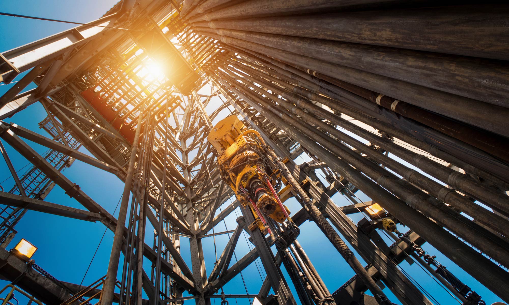 Shale producers flock back to hedging