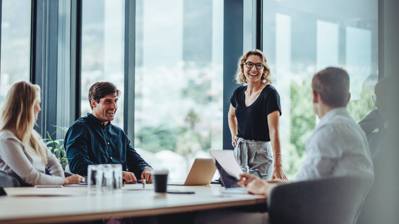 Here’s Why Many Agents Choose to Join a Real Estate Team | RE/MAX NEWS