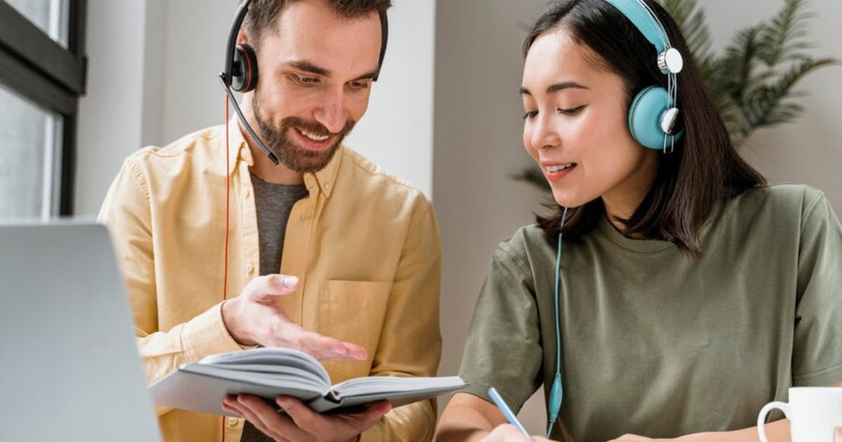 Interpreter vs Translator: What's the Difference ; How to Choose?