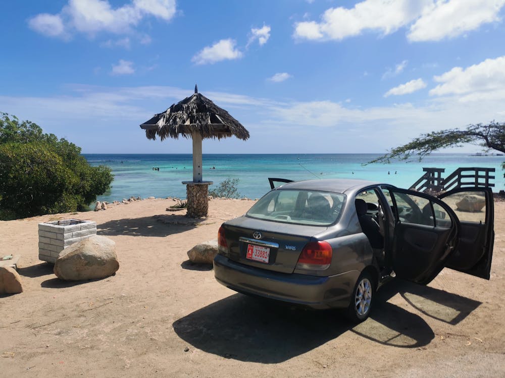 Best tips for renting a car in Aruba l Roadtripcar.com
