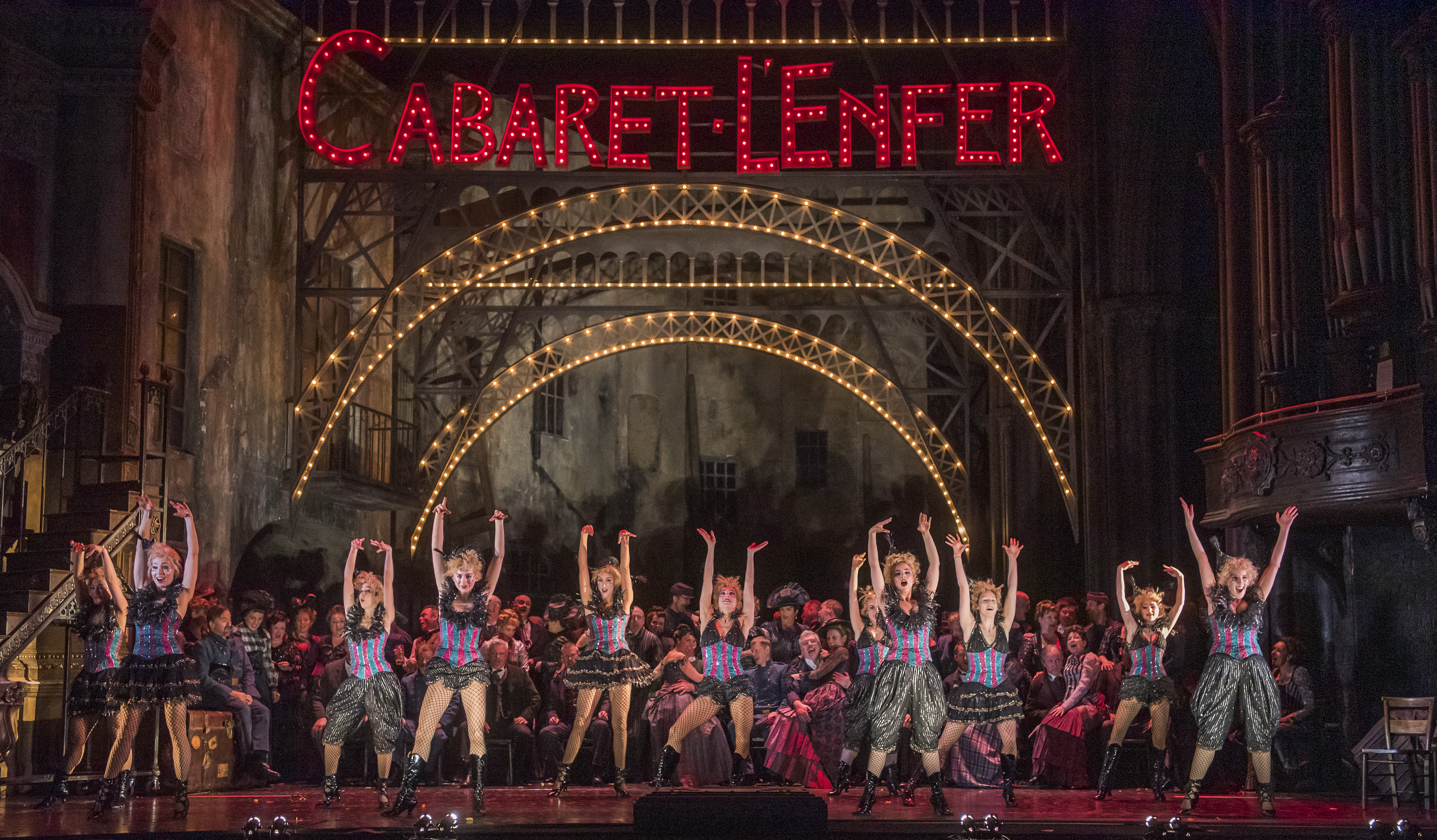 Opera Essentials: Faust