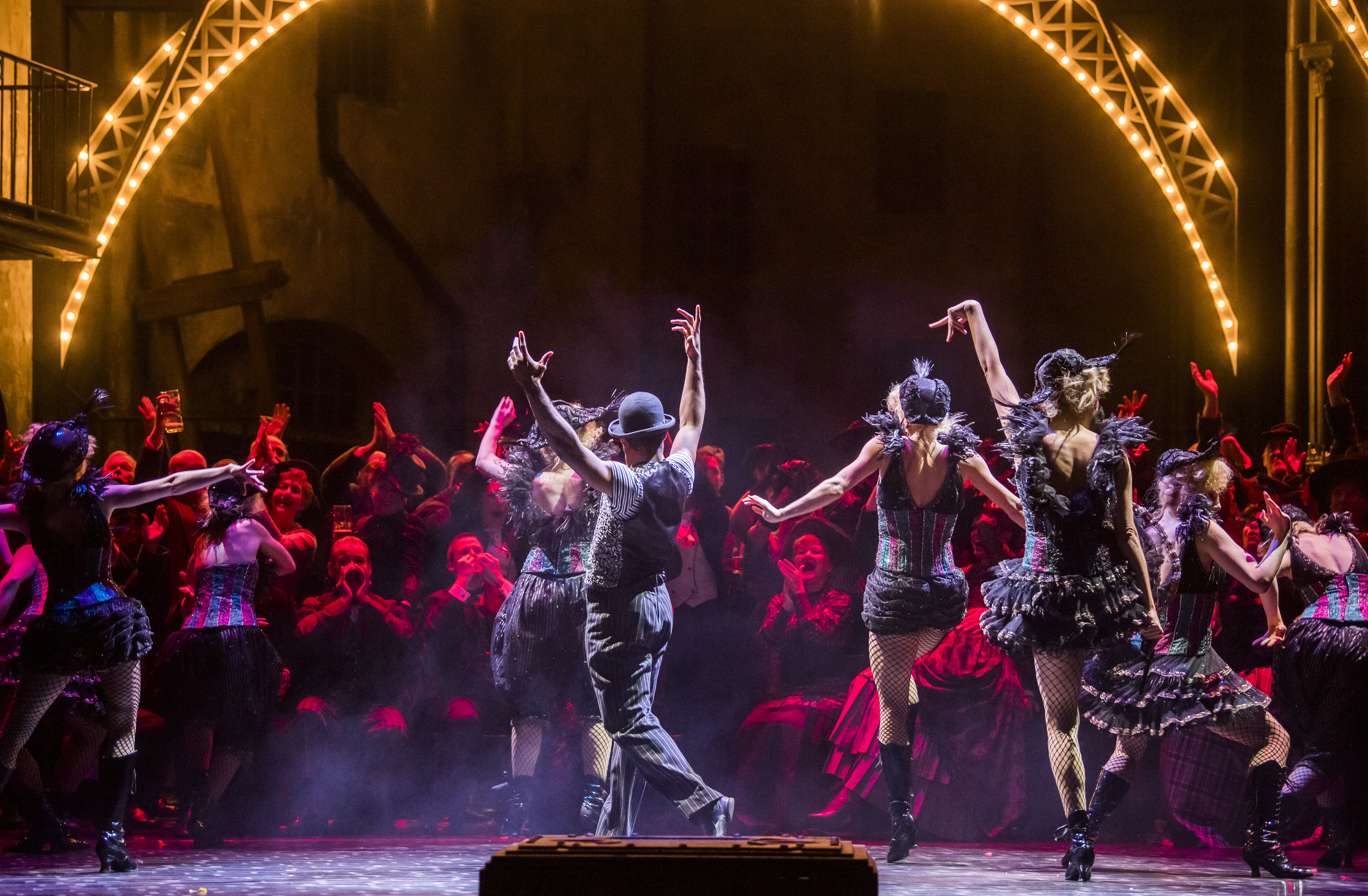 Opera Essentials: Faust