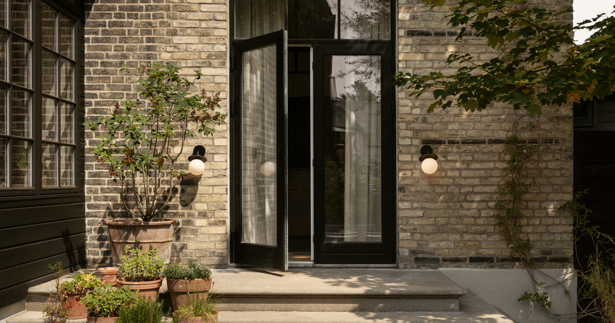 Facade lighting - Shop online at RoyalDesign.com