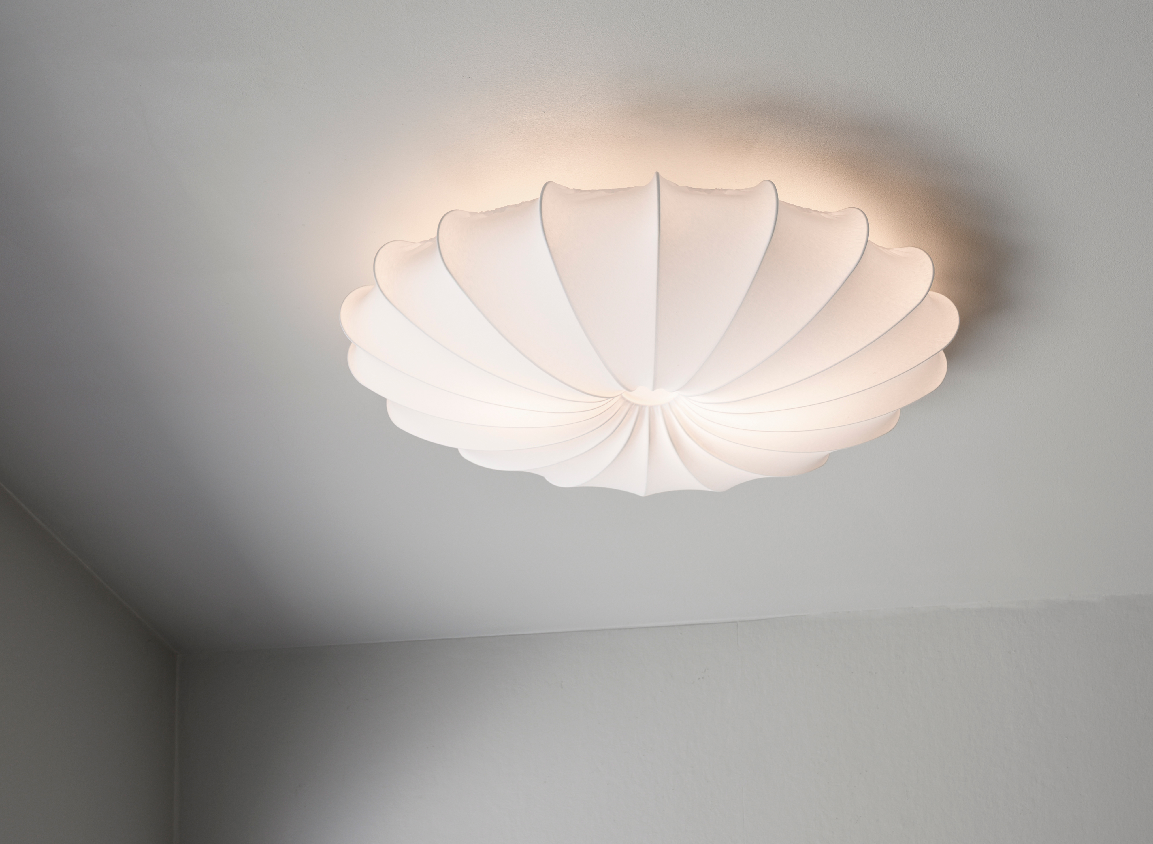 Plafonds – space-efficient designer lamps | Royaldesign.com