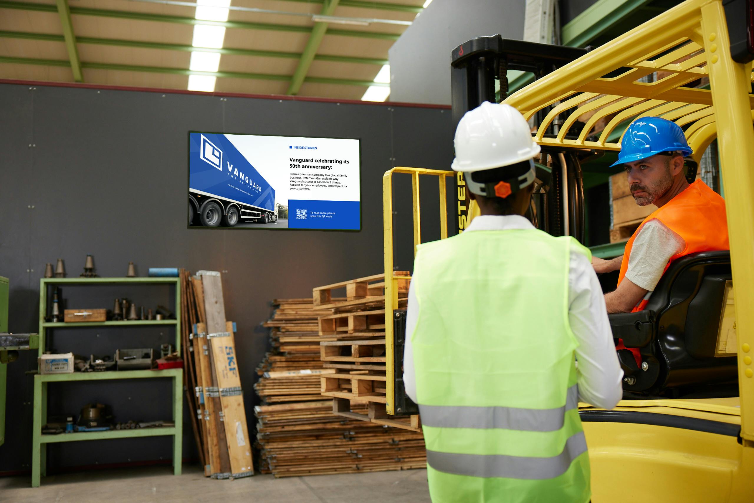 6 Reasons Digital Signage Is Key To Communicating With Deskless Workers ... 6 Reasons Digital Signage Is Key To Communicating With Deskless Workers ...