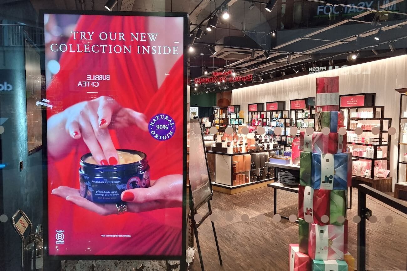 How to make dazzling digital signage window displays - ScreenCloud