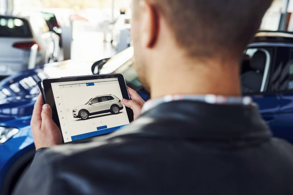 The Guide to Digital Signage for Car Showrooms - ScreenCloud