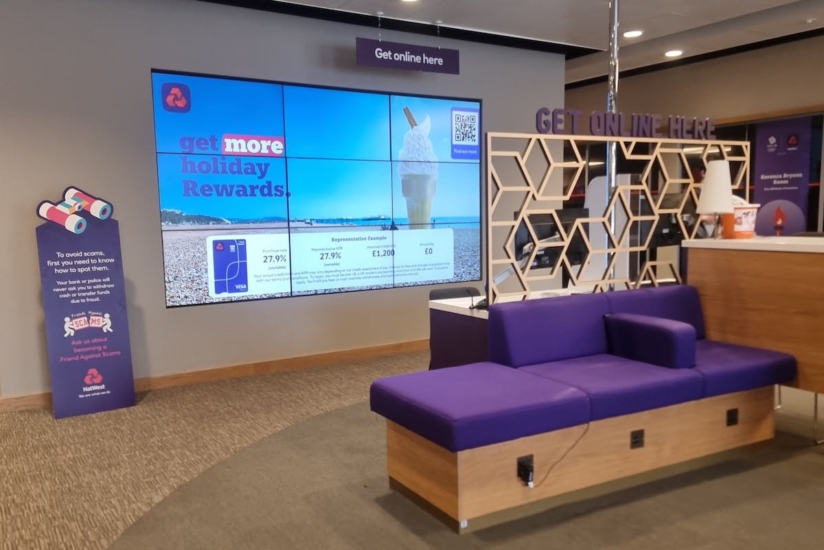 Using Indoor Digital Display Screens for Powerful Communication - ScreenCloud