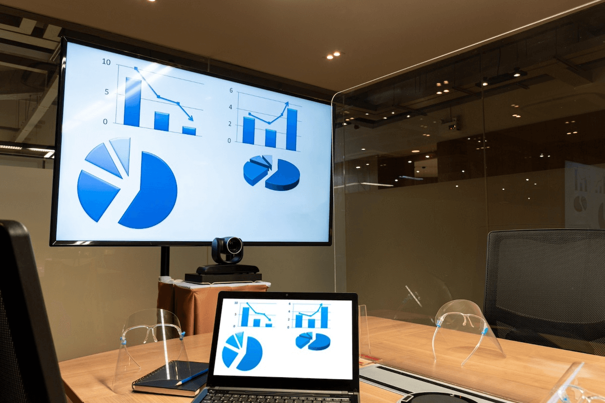 How to create presentations using digital signage - ScreenCloud