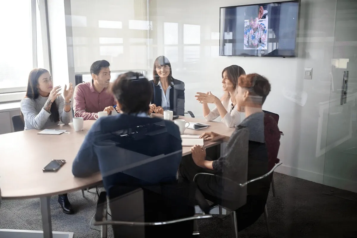 Digital signage for employee learning opportunities - ScreenCloud