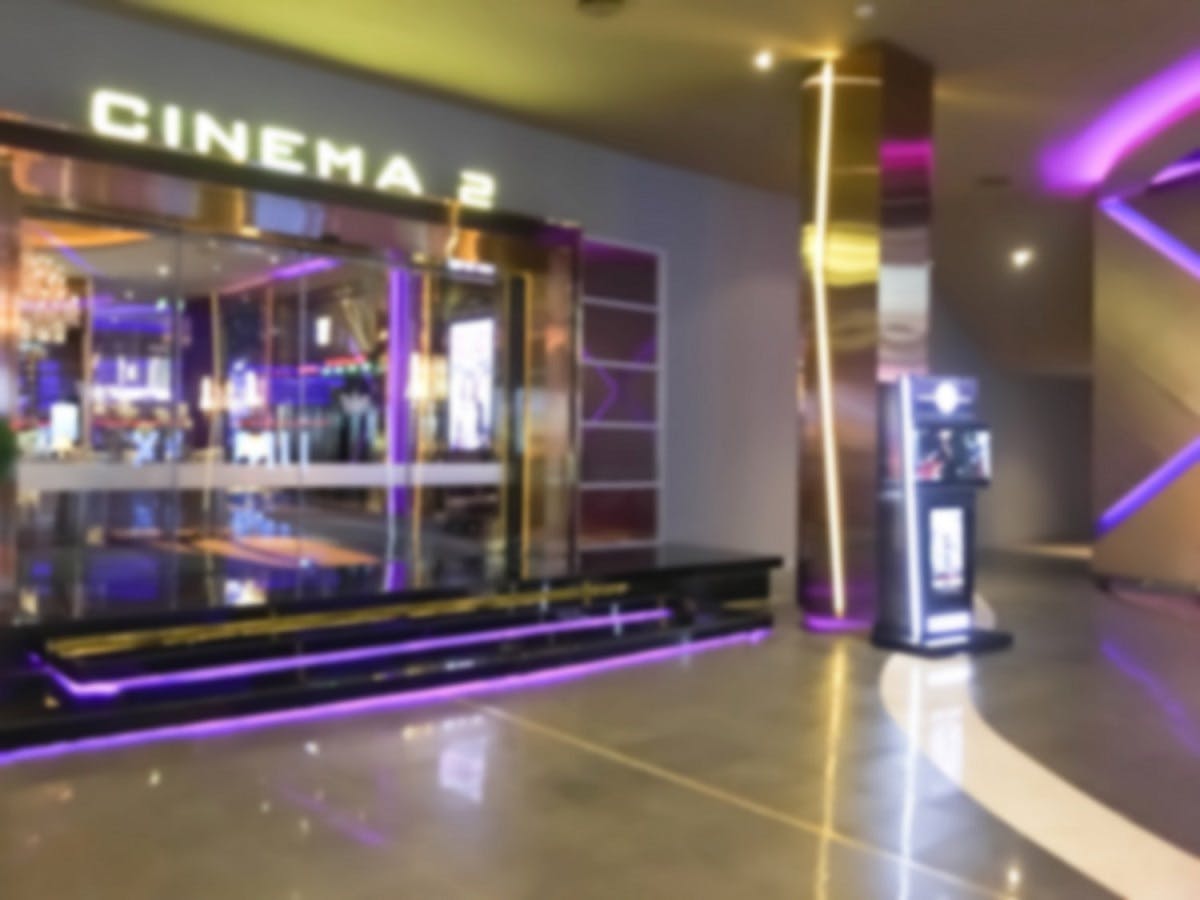 How Cinema Digital Signage Can Max The Movie Theatre Experience ...
