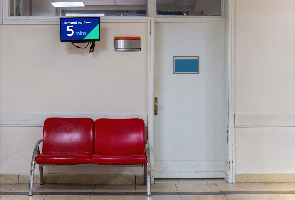 Queue Management Systems: Better Service with Digital Signage - ScreenCloud