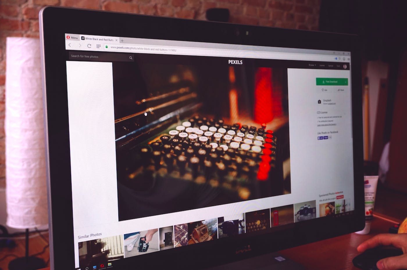 How to Create Digital Signage Content: Ideas and Examples - ScreenCloud