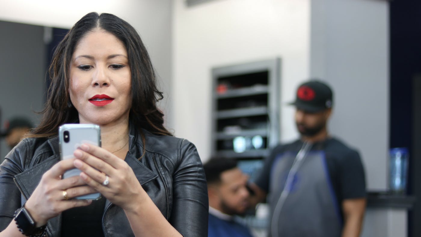 How to Use Digital Signage in your Beauty Salon and Barber Shop ...