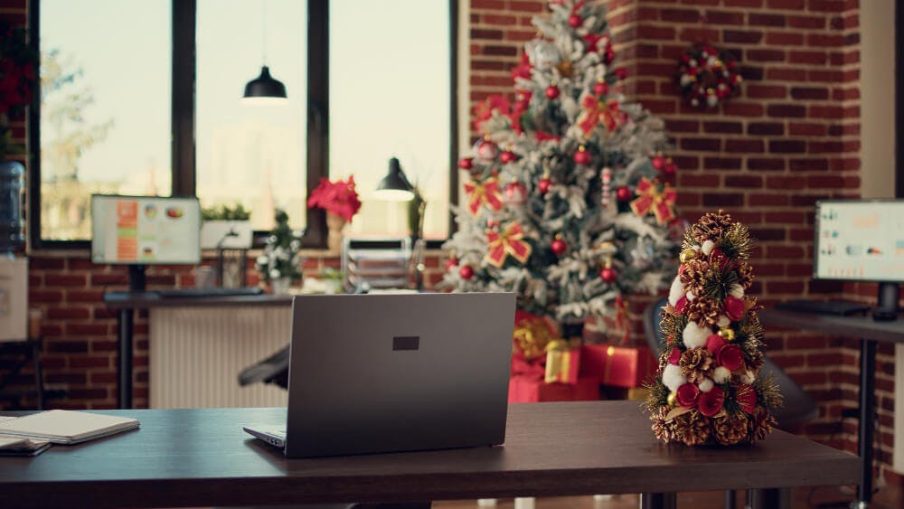 Holiday Messages for Your Internal Comms this Christmas - ScreenCloud