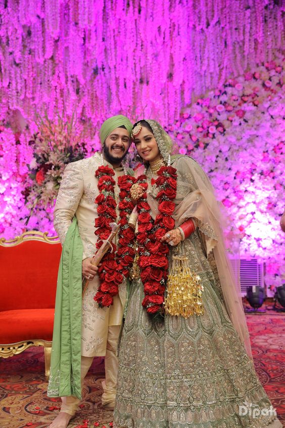 21 Latest Varmala Designs For Wedding [2022]