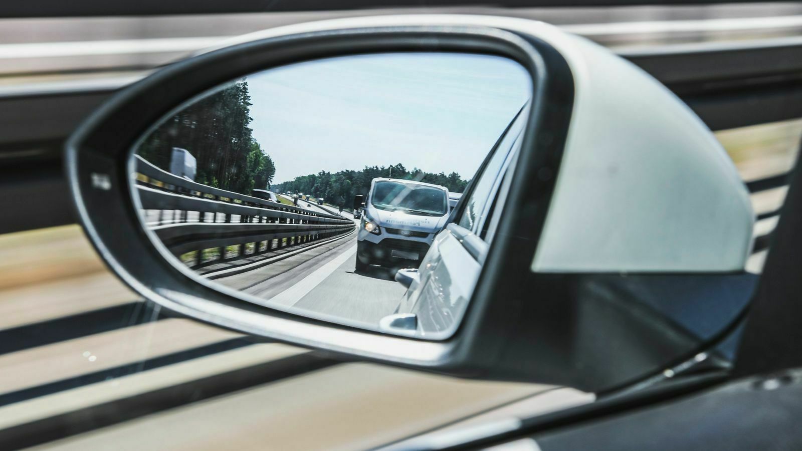 So funktioniert der Spurwechselassistent | mobile.de