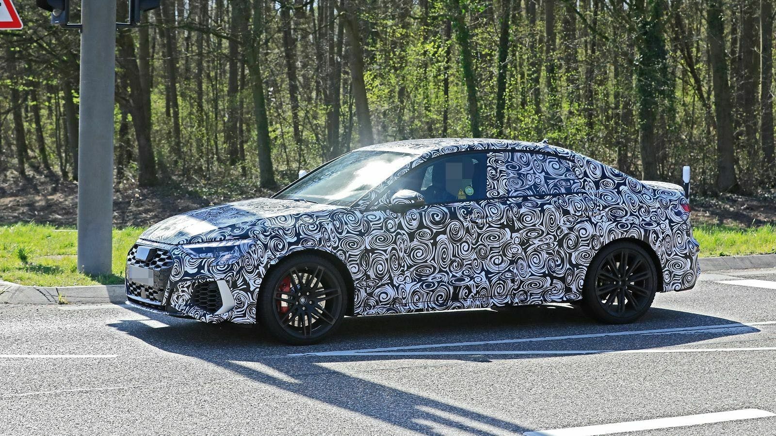 Der neue Audi RS3 als Erlkönig | mobile.de