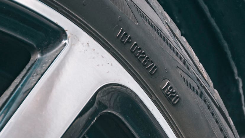 Reifenalter ablesen | mobile.de