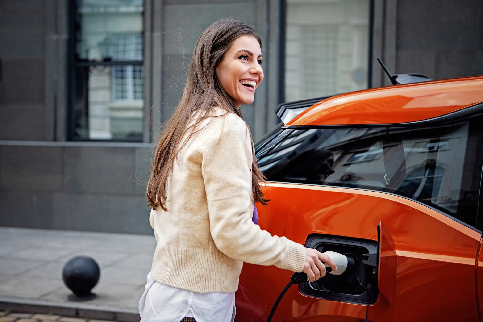Das kosten E-Autos im Unterhalt | mobile.de