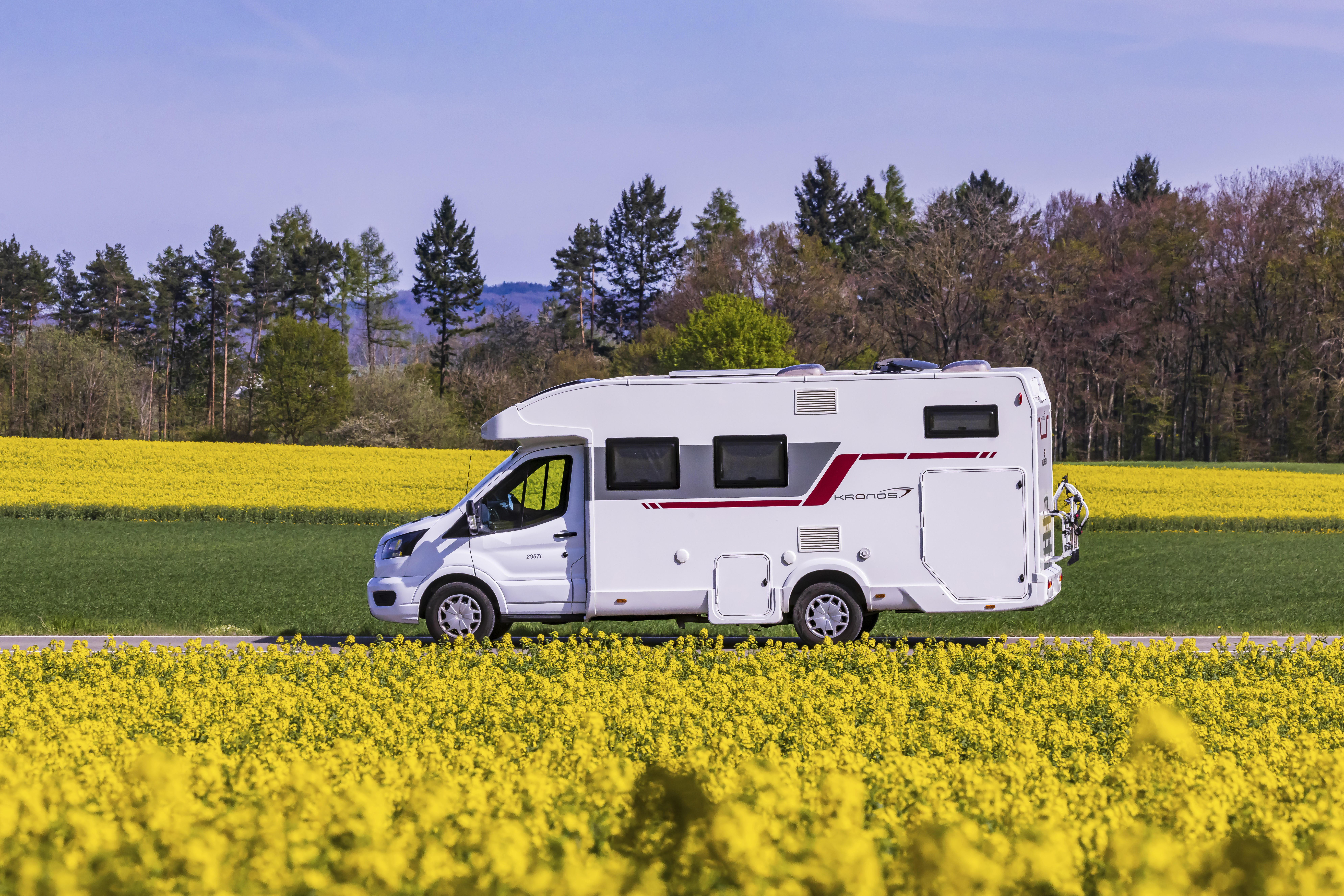 Führerschein C1 und C1E: So fährst du Lkw bis 12 Tonnen | mobile.de